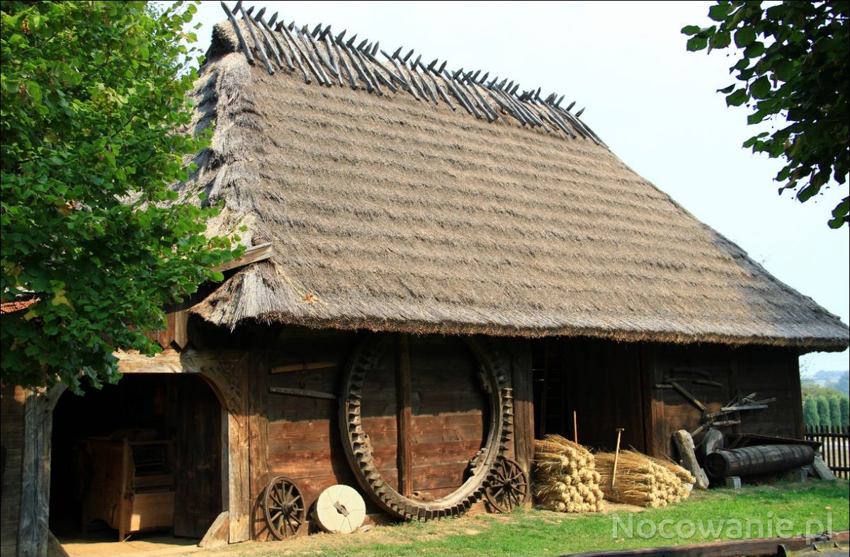 Skansen w Markowej - stodoła, Markowa, zdjęcia