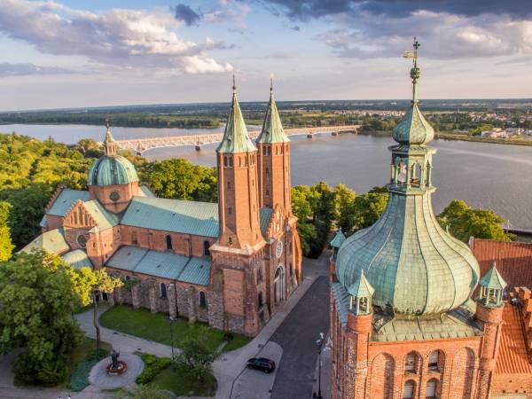 Płock - z plażą w sercu miasta. Idealne miejsce na weekendowy city break